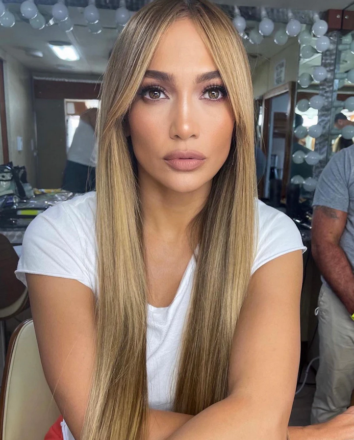 Jennifer Lopez odslej z roza barvo las? Videti je izjemno! - Elle.si