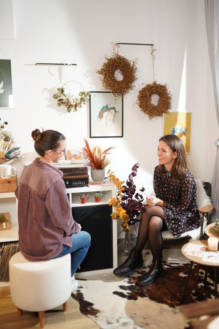 Sanjski šopek skozi oči ilustratorke Vide Igličar s kolekcijo pisanih ...