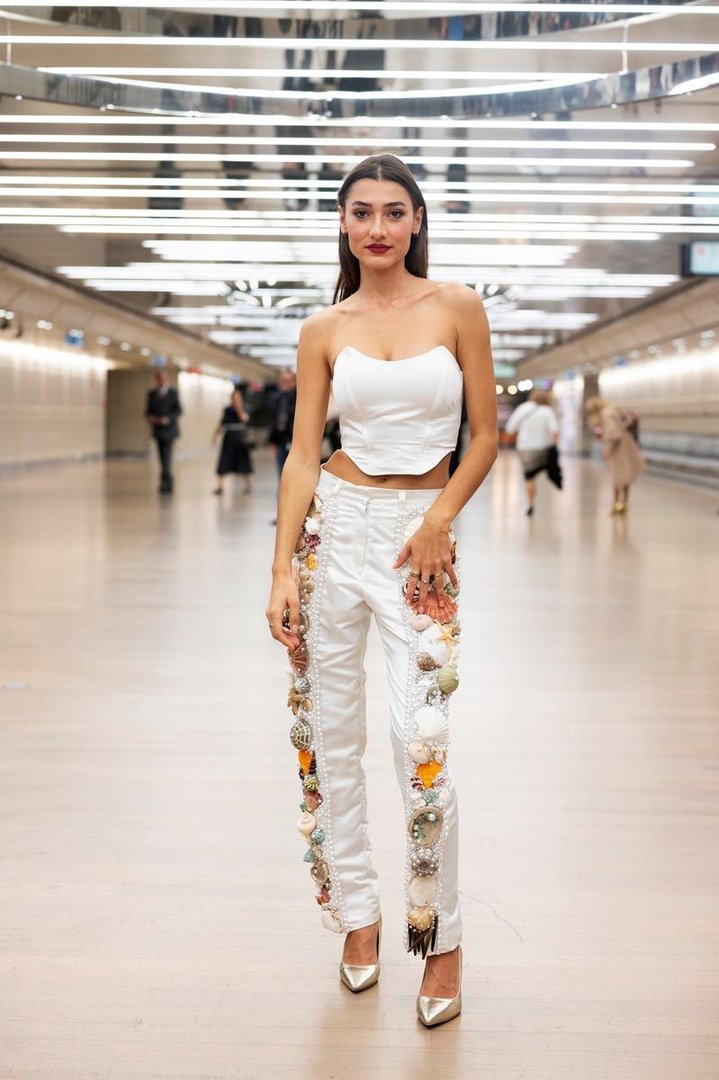 Zala Djuric na predpremieri filma Dedek gre na jug nosila osupljivo in ...