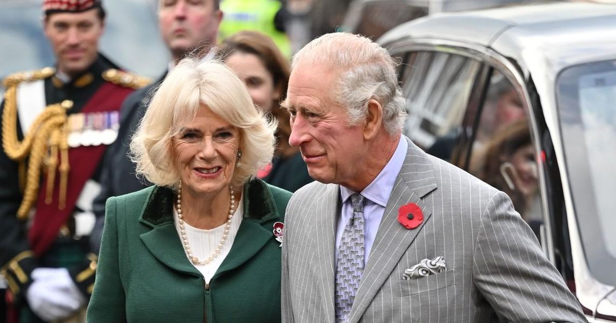 V kralja Charlesa in Camillo na uradnem obisku metali jajca - Elle.si