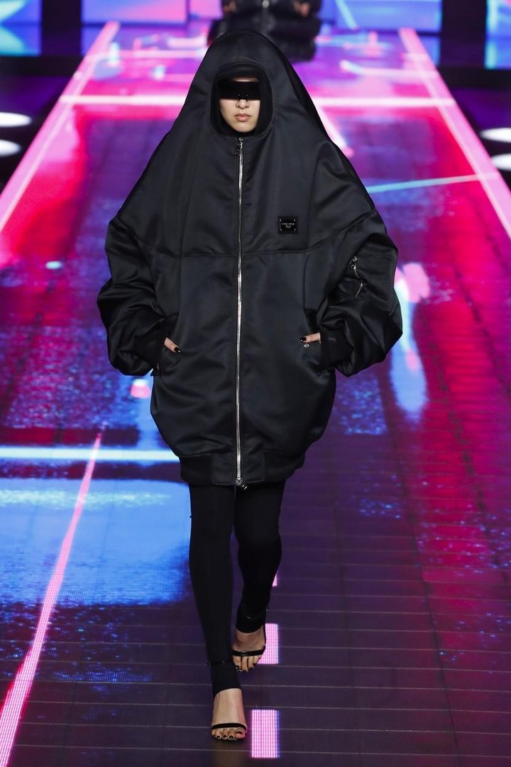 Modne revije in zvezdnice napovedujejo: Letošnjo zimo se vrača ta ...