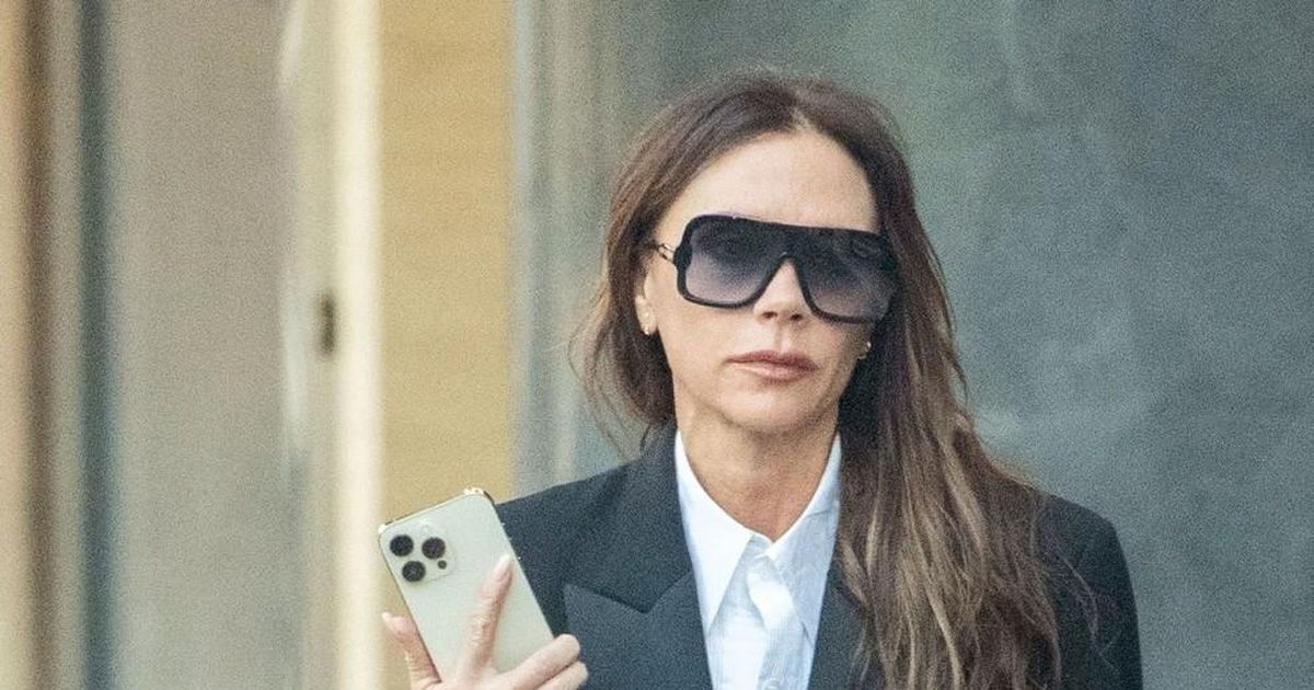 "Kot bi nogavico potegnila čez pete": Čevlji Victorie Beckham, ki si ...