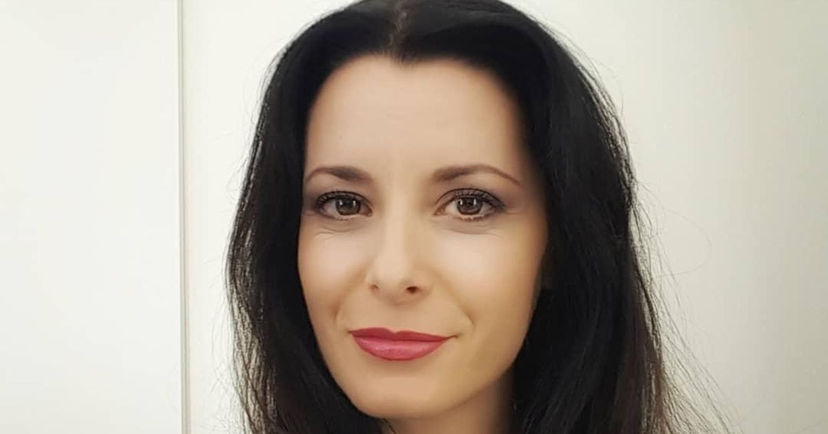 Jana Morelj od pet do glave v živi barvi, ki si je večina ne upa nositi ...