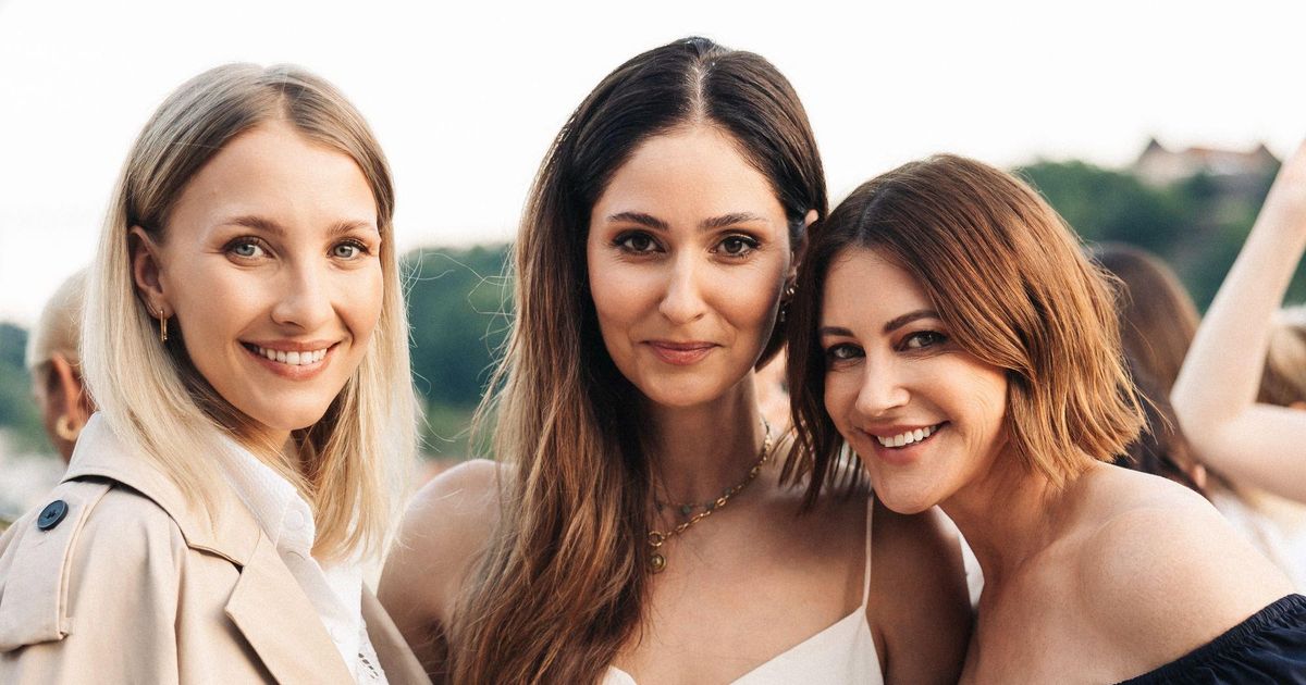 Tako letos dopustujejo znane Slovenke! (Helena Blagne se mudi v ...