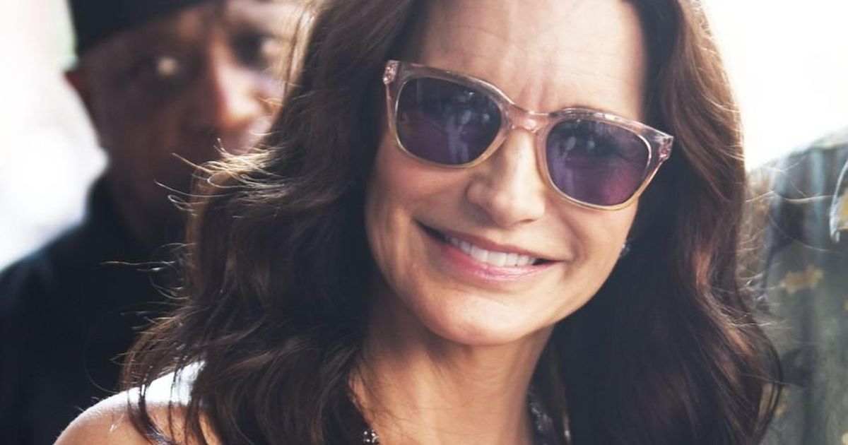 22 let kasneje na njej izgleda prav tako dobro! Črna obleka Kristin ...