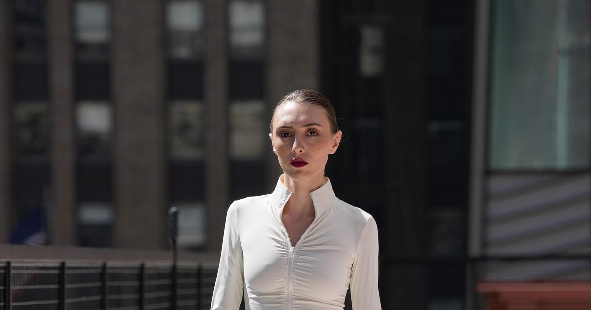 Define The Line - Elle.si