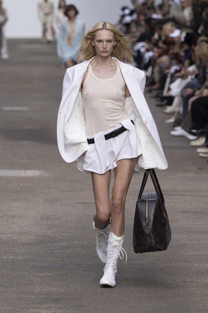 Stella McCartney in adidas ustvarila nov trend superg, ki bodo najbolj priljubljene poleti 2025 ...