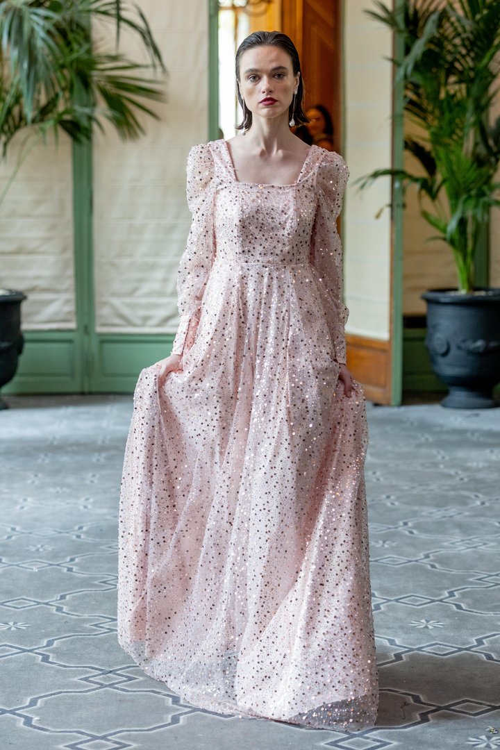 Amanda Garrett - Novice - Elle.si