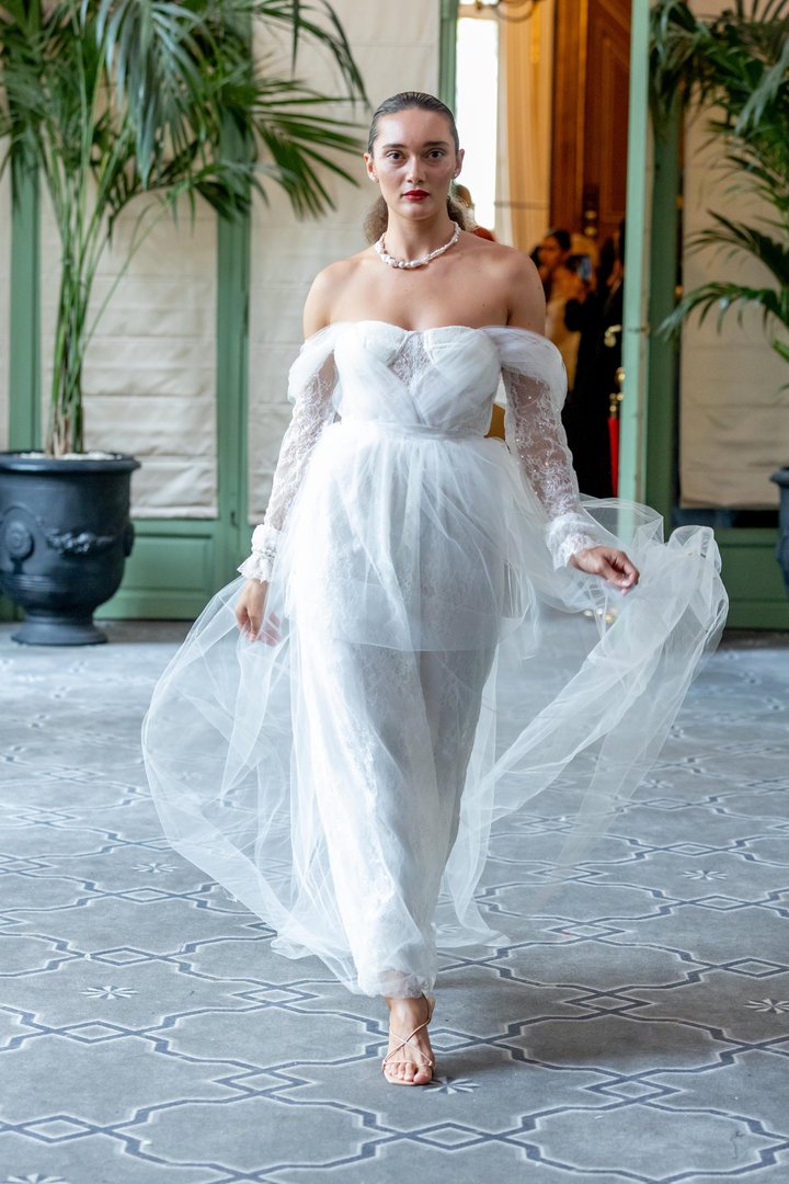 Amanda Garrett - Novice - Elle.si