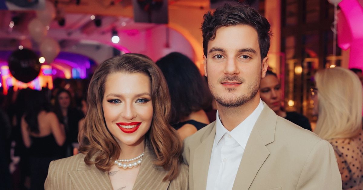 Maja Keuc s partnerjem Tilnom jemala dih v osupljivem stajlingu - Elle.si