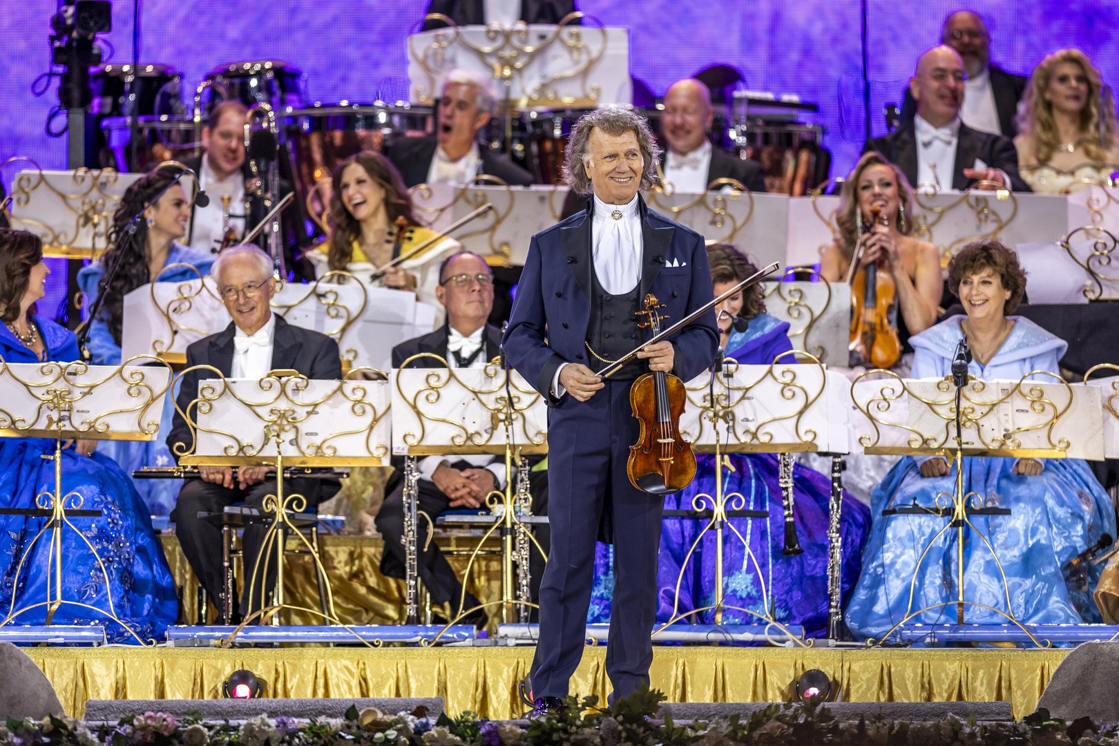 Kralj valčkov André Rieu se leta 2026 vrača v Slovenijo! - Elle.si